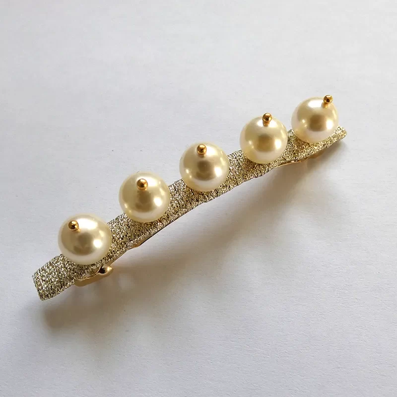 Barrettes à clipser pour sublimer une coiffure | Araçari