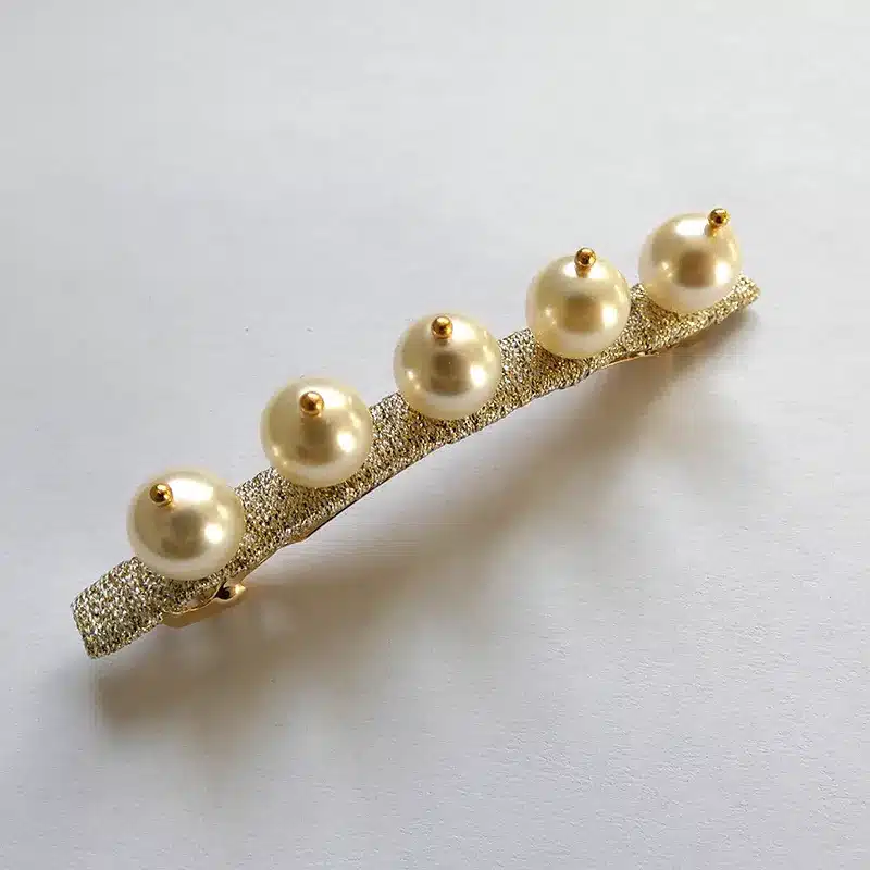 Barrette femme à clipser avec perles nacrées pour un bel événément ...